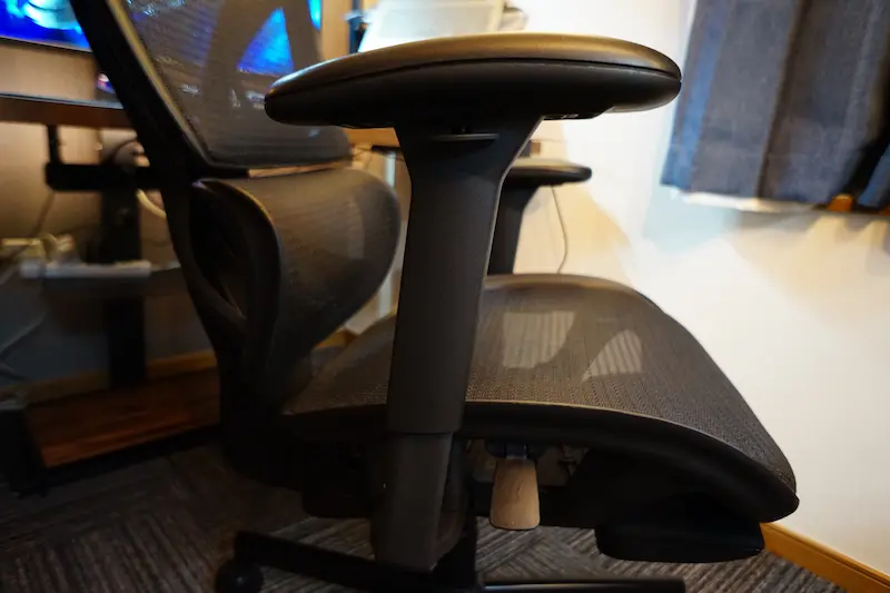 【COFO Chair Proレビュー】腰痛持ちにもオススメするコフォのエントリーオフィスチェア - フェネッコラボ